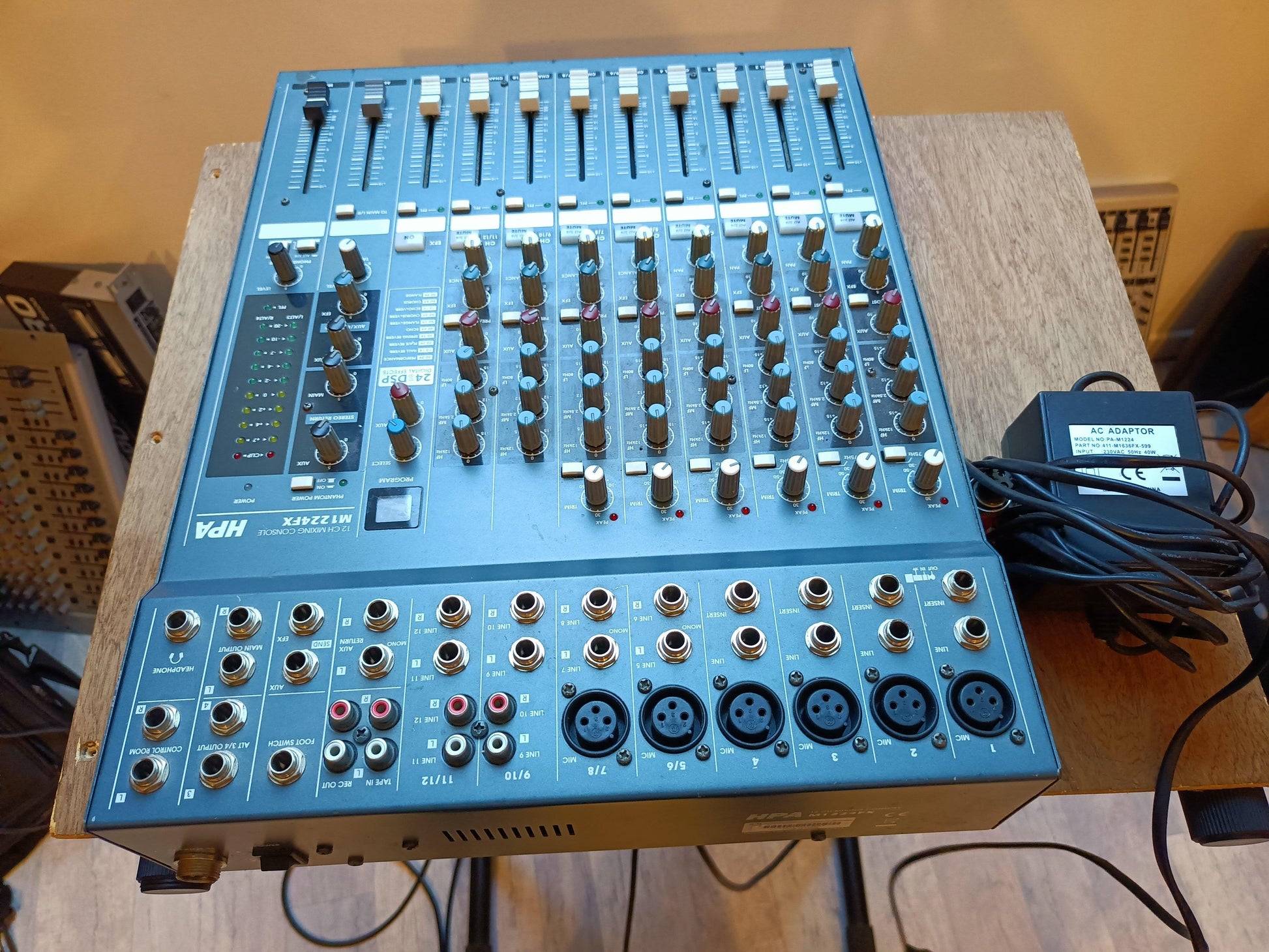 HPA M1224FX-USB Analogue Mixing Desk 8-channel Mixing Console with 100 ...